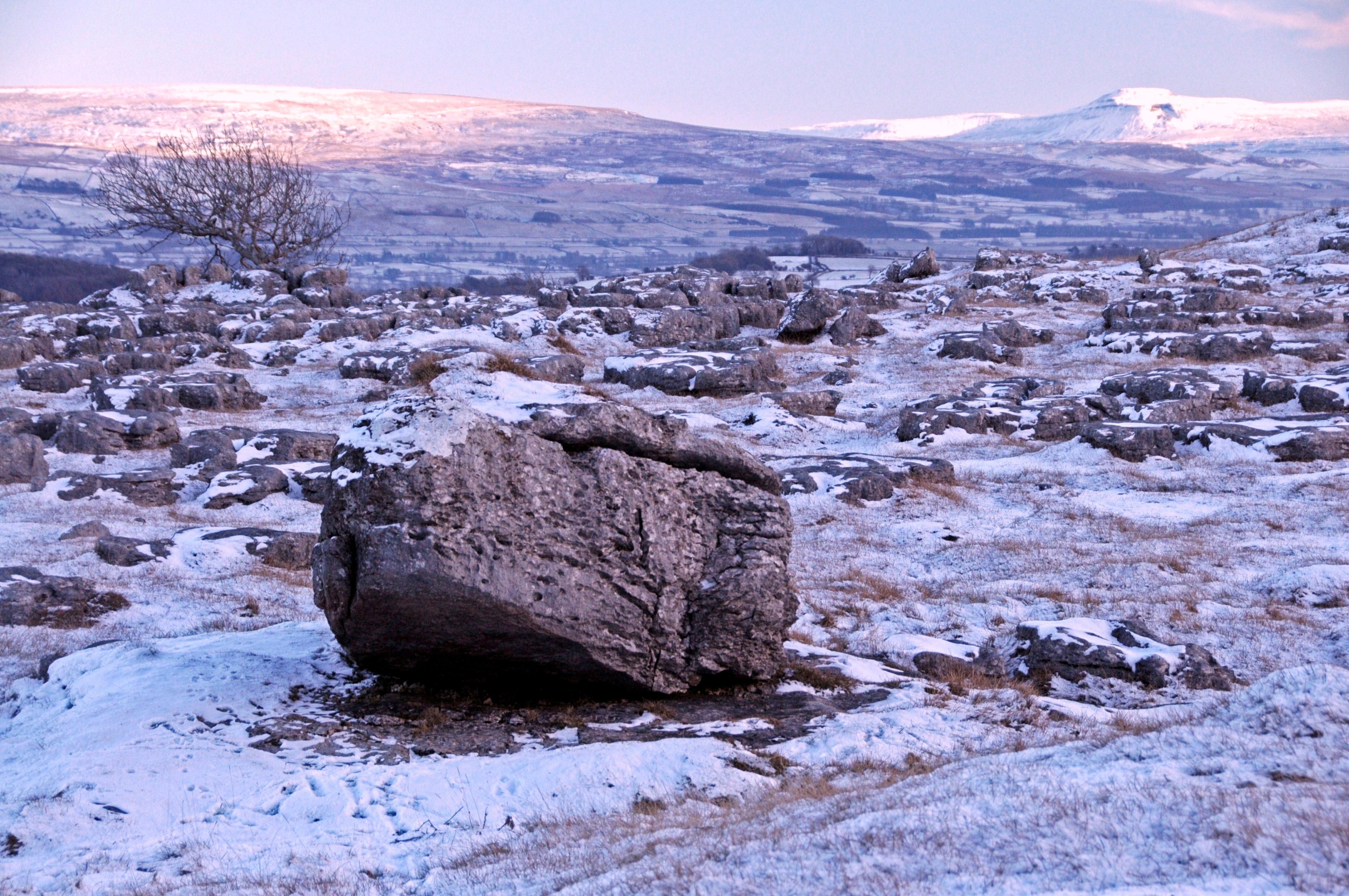 Hike Farleton Fell and Hutton Roof Crags: route guide