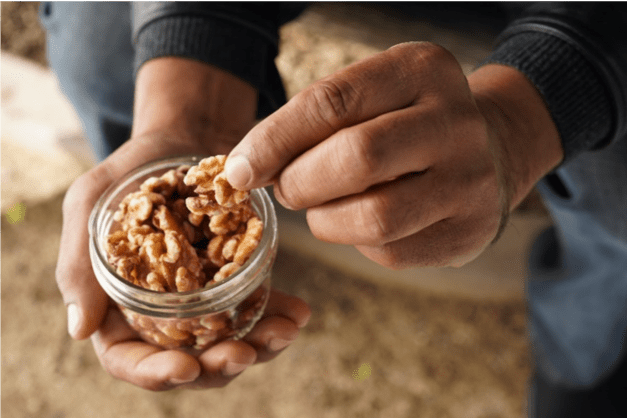 3 trail snack ideas using heart-healthy California Walnuts | TGO Magazine